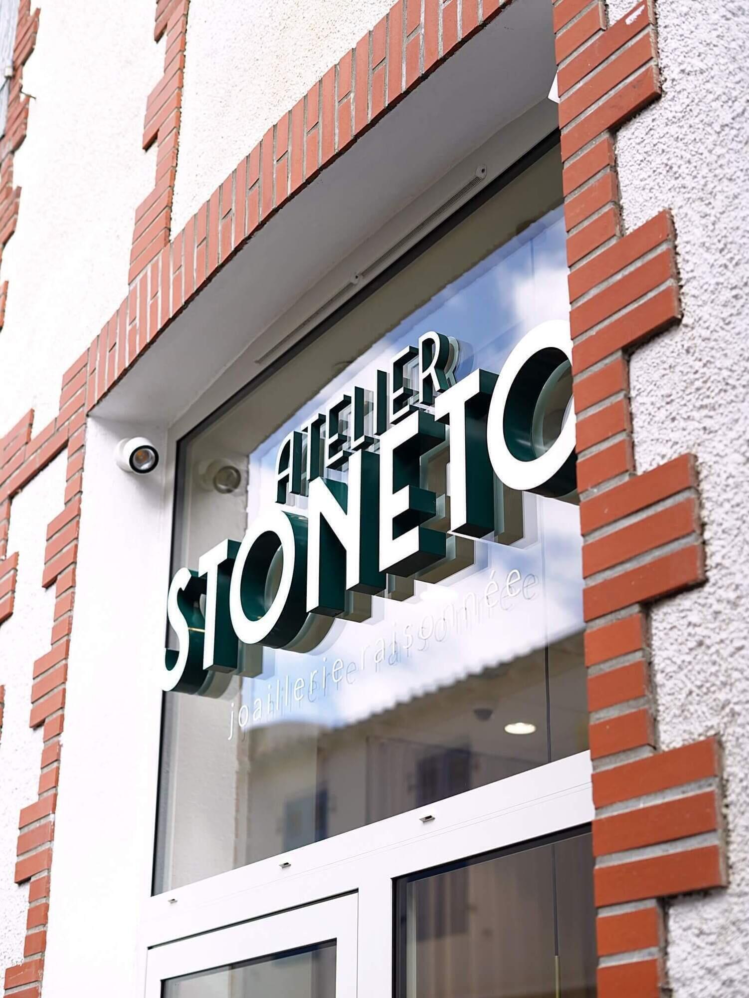 Notre gamme d'enseignes extérieures - Plexico Créations