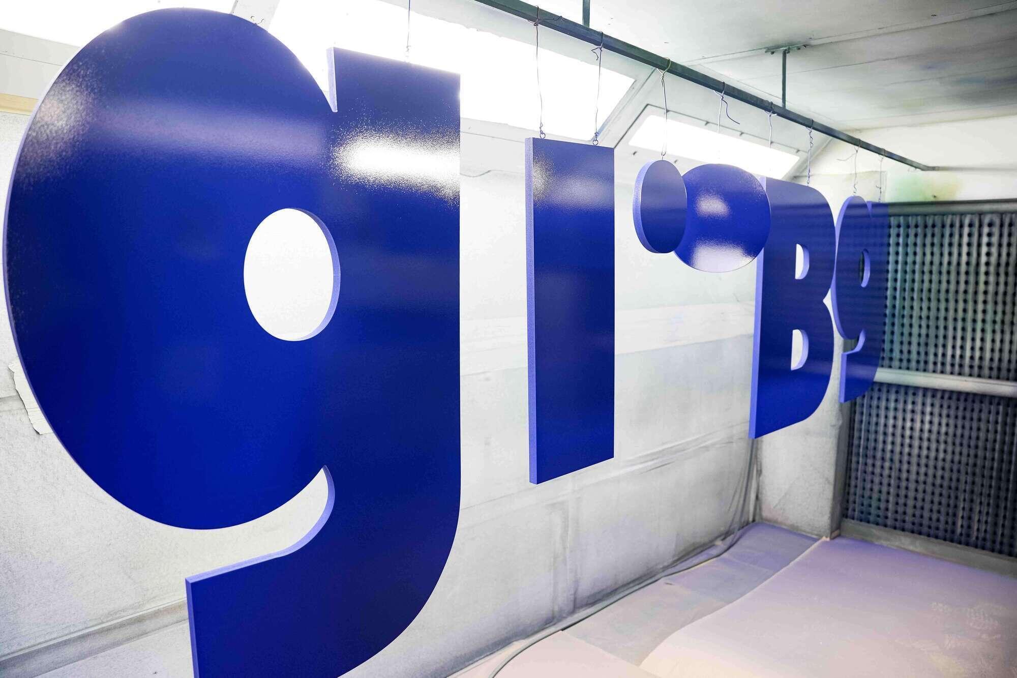 Notre gamme d'enseignes extérieures - Plexico Créations